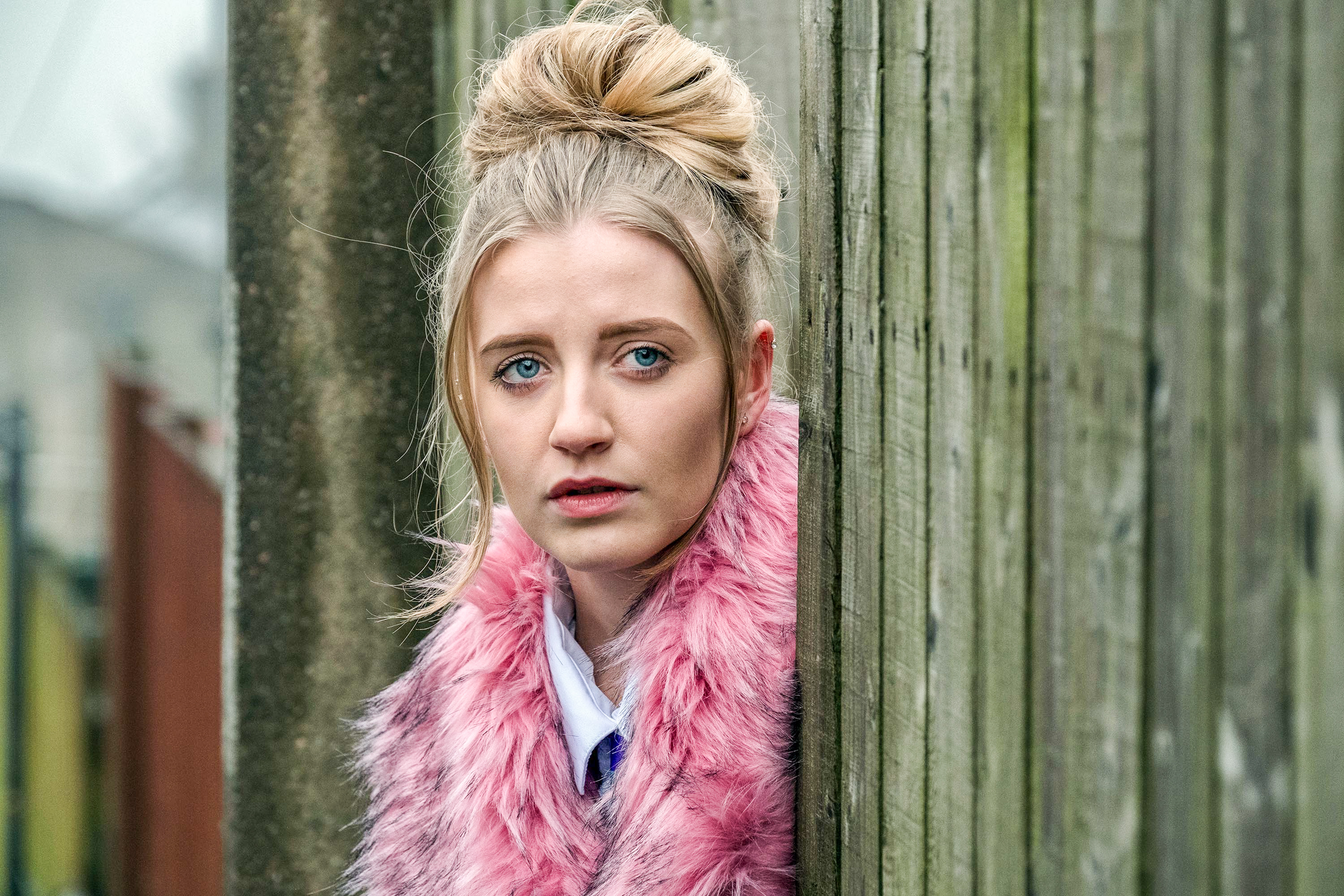 Poppy Lee Friar | Filmek, képek, díjak | Személyiség adatlap | Mafab.hu